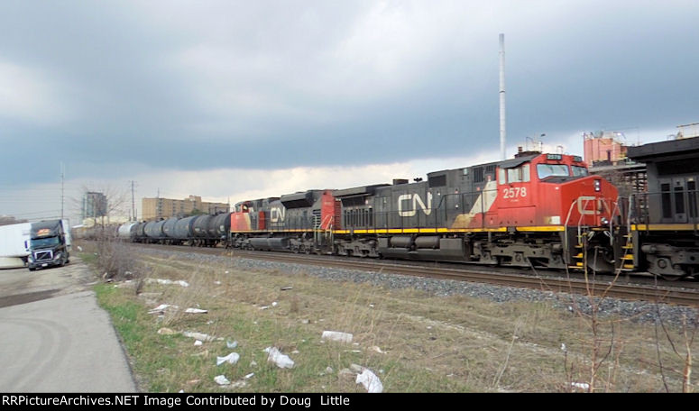 CN 2578
